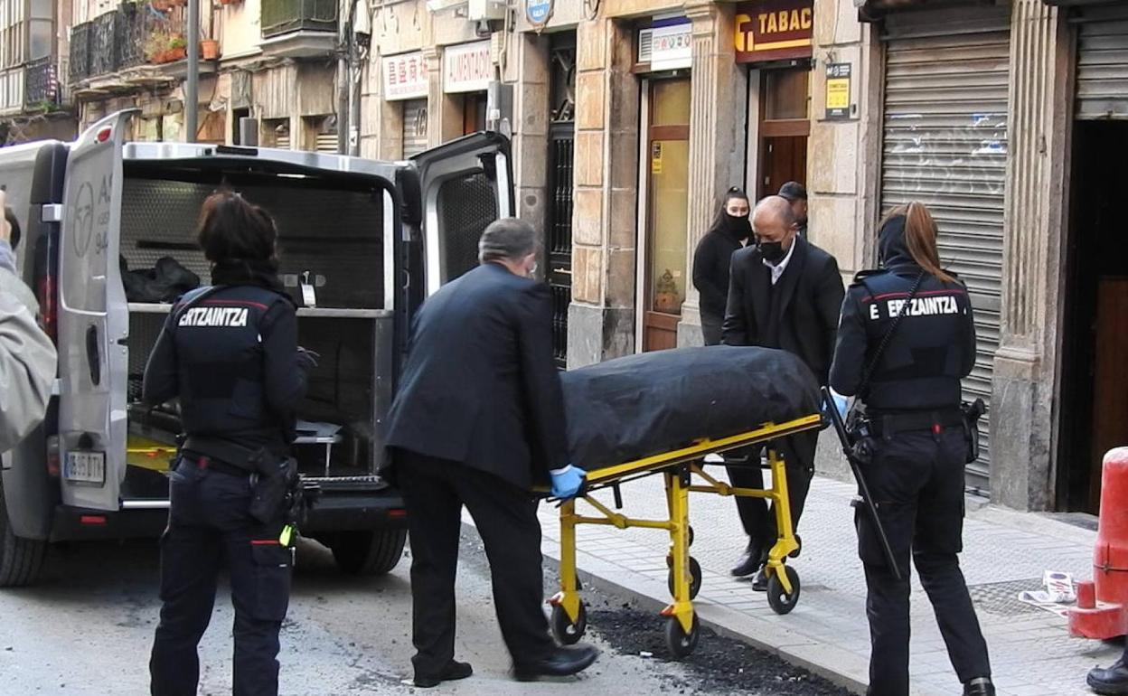 Repatrian el cuerpo de la mujer asesinada en un bar de San Francisco | El Correo